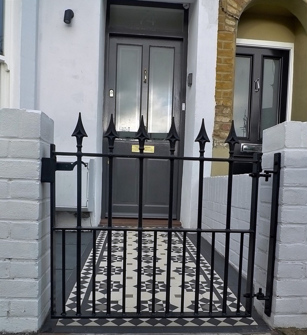 Iron bespoke metal gate rail render garden white walls painting London ...